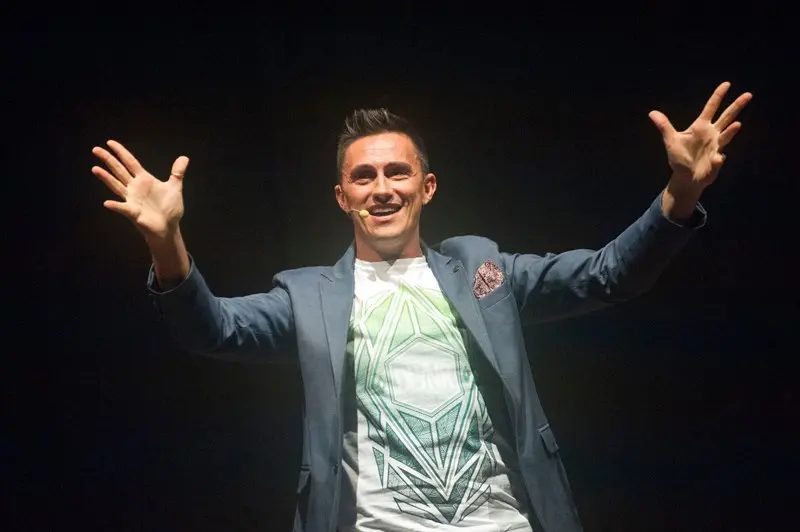 Piazza del Foro si accende con Vincenzo Regis e la Asian Youth ...